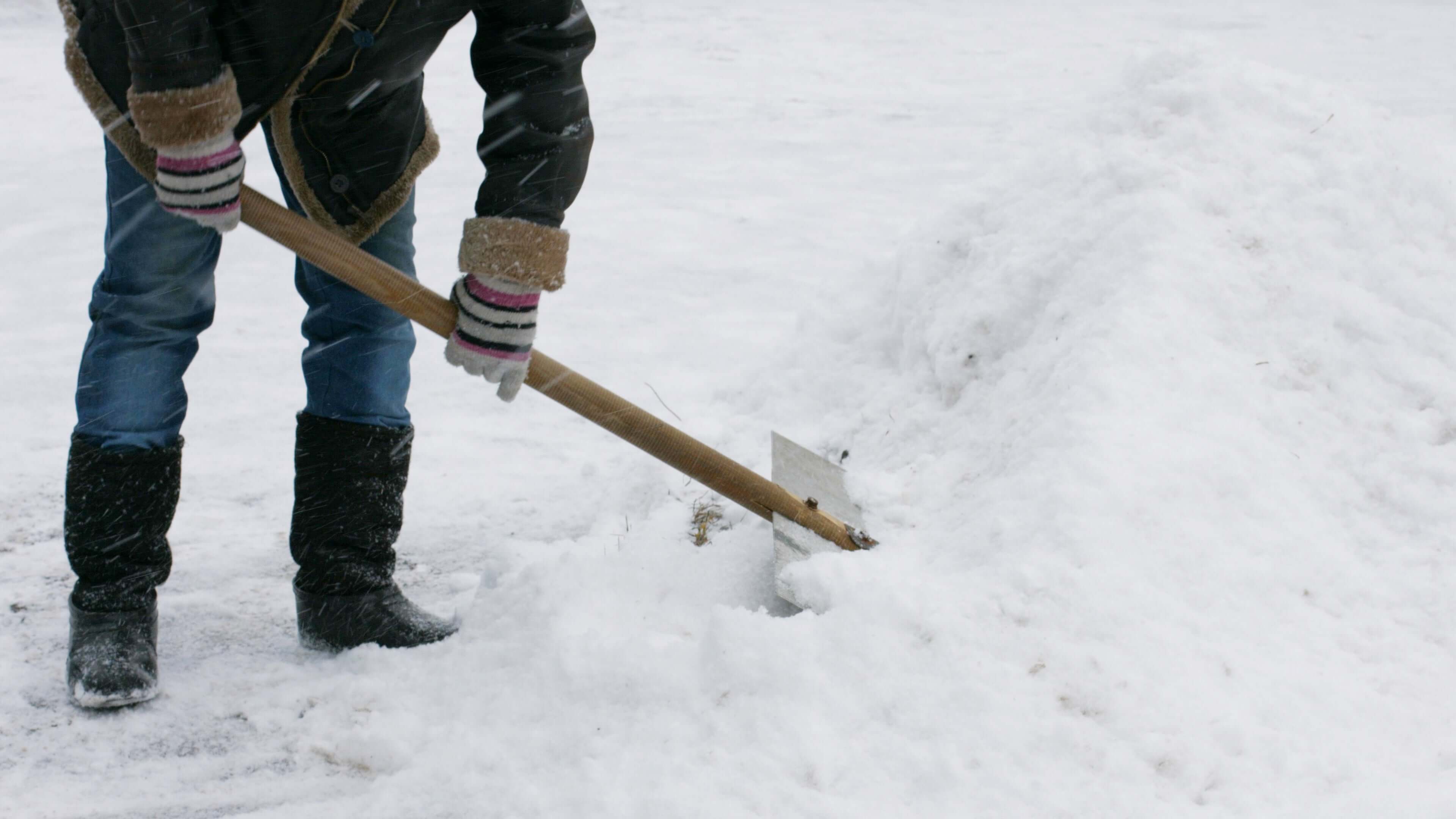 NATURAL SNOW MELT & DE-ICING